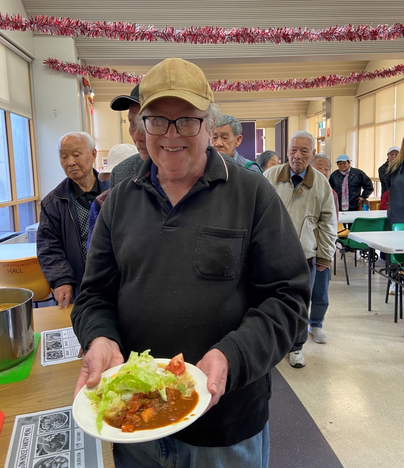 Students lunch with our Kensington residents | Unison